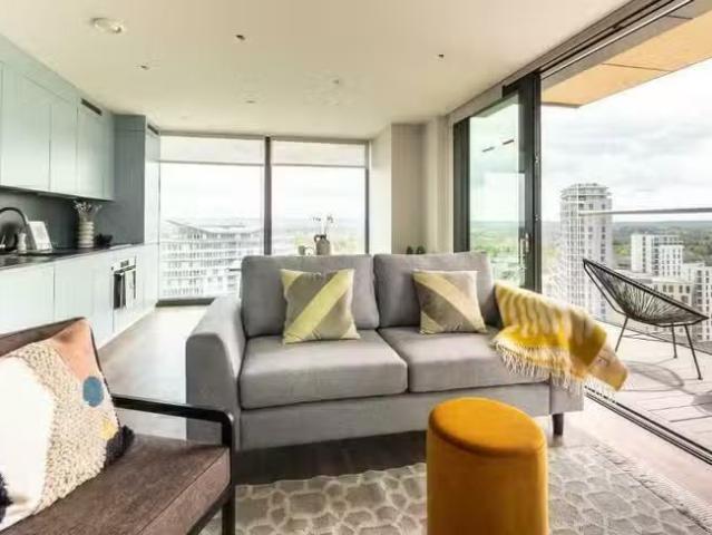 Nice 2 BA 2 bedroom apartment for rent in Commercial Way, Woki.