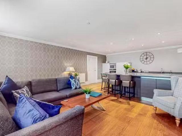 Cozy 2 BA 2 bedroom apartment for rent in Clyde Apartment We.