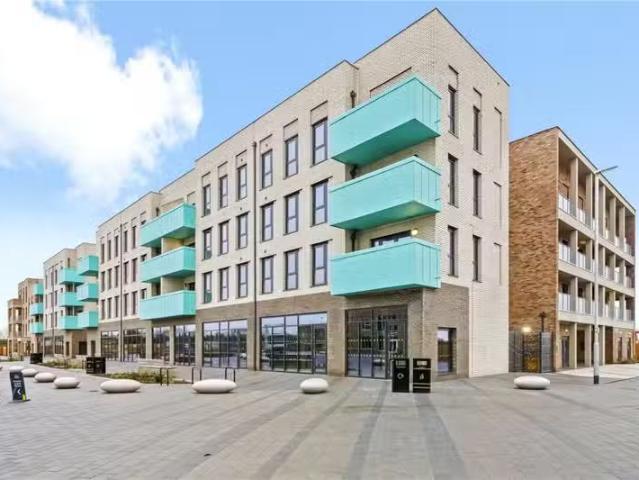 Nice 2 BA 2 bedroom apartment for rent in Evolution Court, Cam.