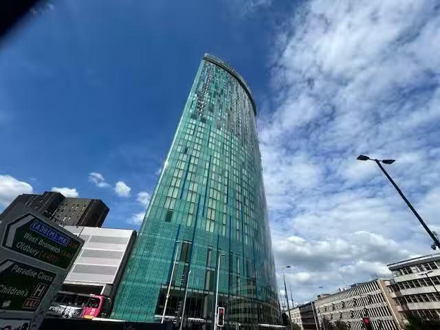 Unique 2 BA 2 bedroom apartment for rent in Holloway Circus Qu.