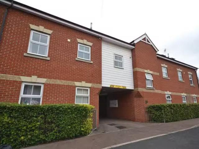 Unique 2 BA 2 bedroom apartment for rent in Lucas Road, Colche.