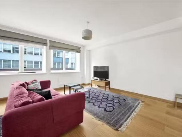 Just in! 2 BA 2 bedroom apartment for rent in Sienna Building.