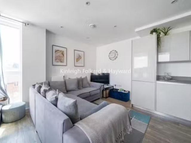 Cheap 2 BA 2 bedroom flat for rent in 257 Ealing Road, Alperto.