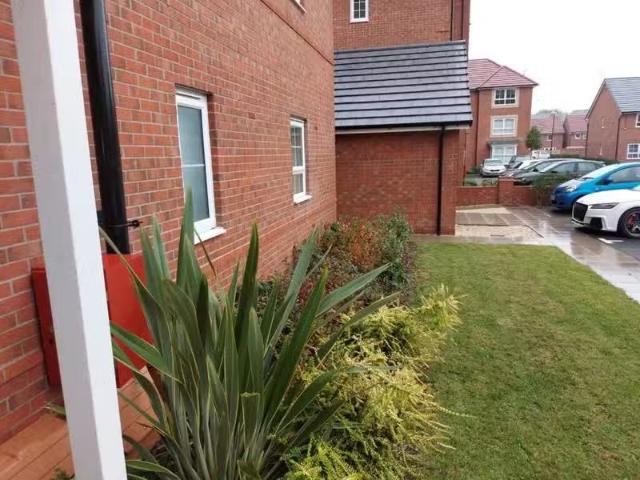 Just in! 2 BA 2 bedroom flat for rent in 31 Tawny Grove, Coven.