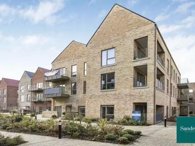 Nice 2 BA 2 bedroom flat for rent in Bragg Way, Cambridge, Cam.