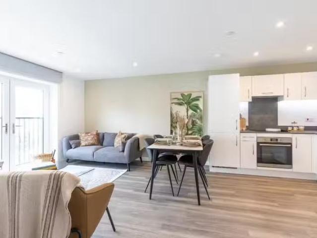 Cozy 2 BA 2 bedroom flat for rent in Flat F34, Marina Place, B.