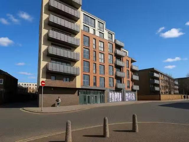 Nice 2 BA 2 bedroom flat for rent in Kings House, North Stree.