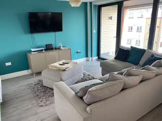 Unique 2 BA 2 bedroom flat for rent in Masons Hill, Bromley, K.