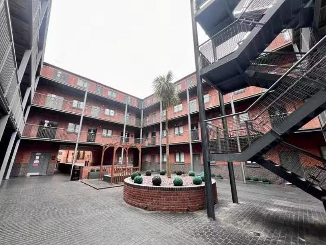 Nice 2 BA 2 bedroom flat for rent in Mint Drive, Hockley, B18