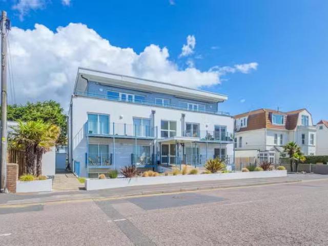 Cozy 2 BA 2 bedroom flat for rent in St. Catherines Road, Bour.