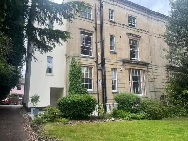Nice 2 BA 2 bedroom flat for rent in Pembroke Road, Bristol, BS8