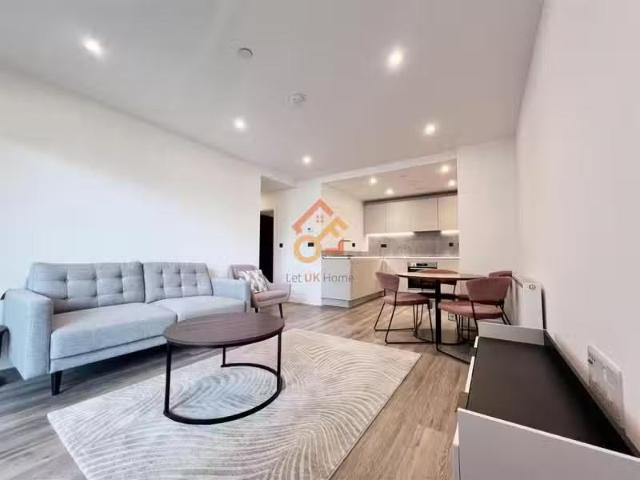 Nice 2 BA 2 bedroom flat for rent in The Fazeley, 63 Shadwell.