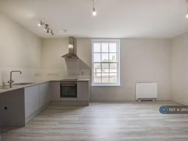 Charming 2 BA 2 bedroom flat for rent in The Lighthouse, Ipswi.