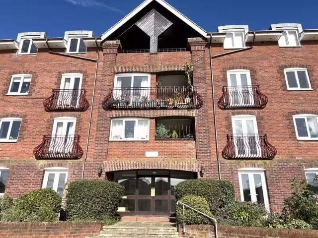 Nice 2 BA 2 bedroom flat for rent in The Quay, Exeter, EX2