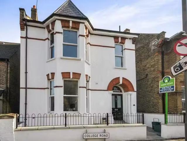 Unique 2 BA 2 bedroom Flat to rent, College Road, Bromley, BR1.