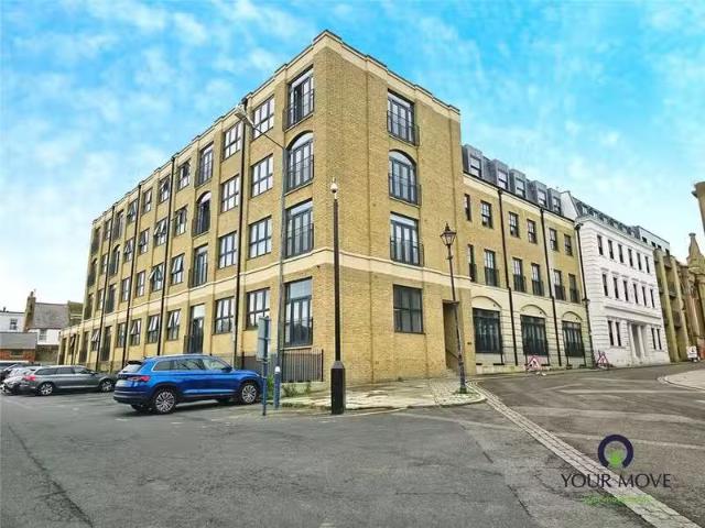 Cheap 2 BA 2 bedroom Flat to rent, Queensbridge Drive, Ramsgat.