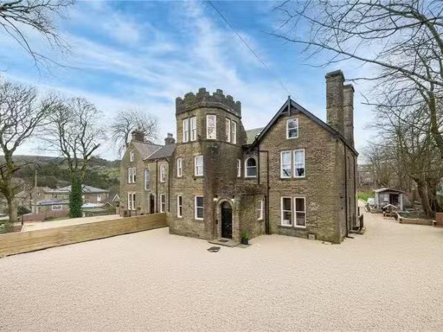 For Rent! 2 BA 2 bedroom penthouse for rent in Hebden Bridge R.