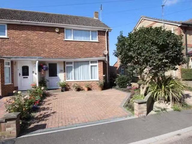 Nice 2 BA 2 bedroom terraced house for rent in Christchurch.