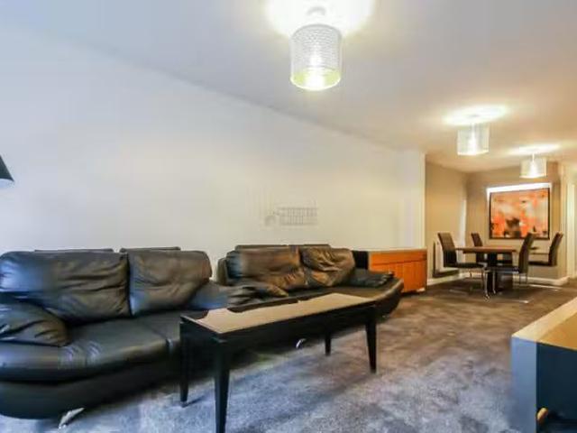 Charming 2 BA 2 bedroom terraced house for rent in Hazelwell S.