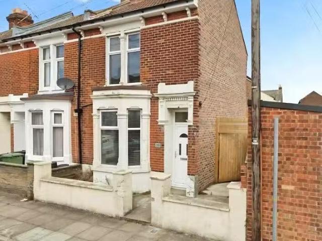 Charming 2 BA 4 bedroom Mid Terrace House to rent, Manners Roa.