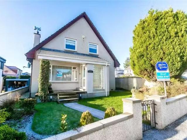 Nice 2 BA 4 bedroom detached house for rent in Cairn Road, Bie.