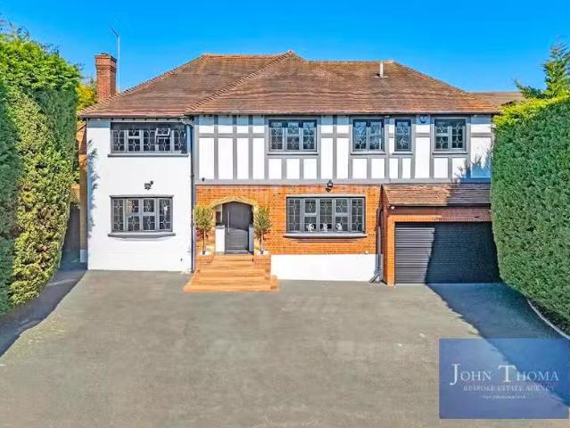 Cheap 2 BA 4 bedroom detached house for rent in Courtland Driv.