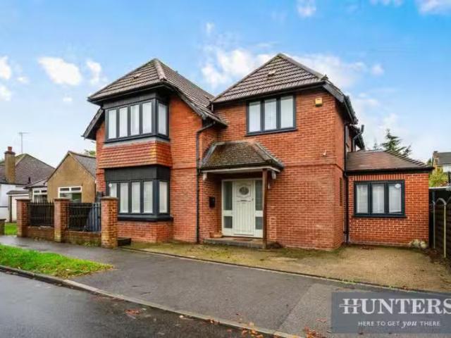 For Rent! 2 BA 4 bedroom detached house for rent in Rosebery R.