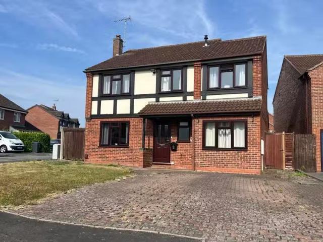 Nice 2 BA 4 bedroom detached house for rent in Severn Close, B.