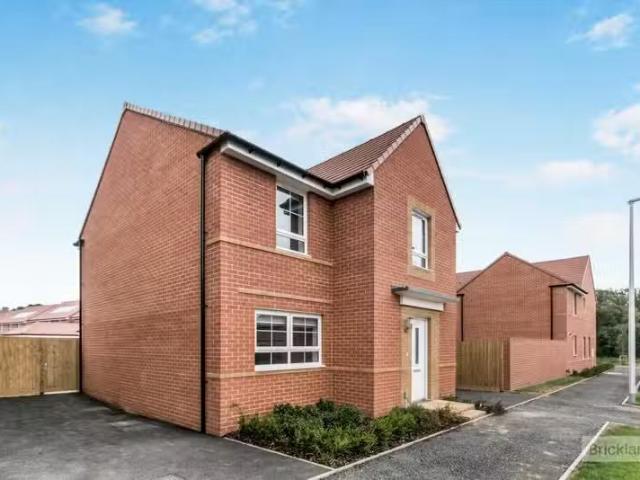 Nice 2 BA 4 bedroom detached house for rent in Spelt Avenue, W.