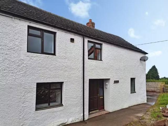 Nice 2 BA 4 bedroom Detached House to rent, Bolton Low Houses.
