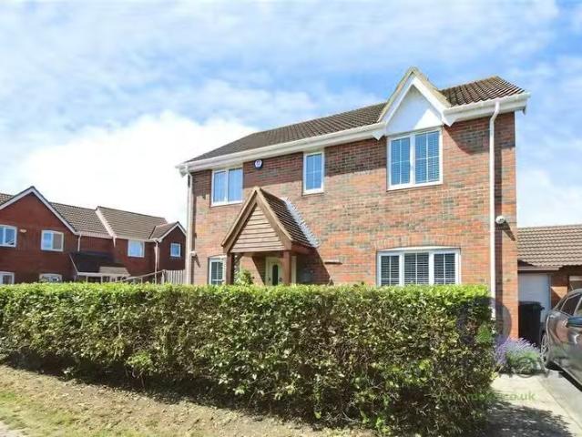 Nice 2 BA 4 bedroom Detached House to rent, Redwald Close, Kem.