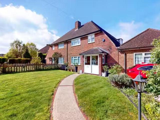 Cheap 2 BA 4 bedroom house for rent in Court Road, Orpington.