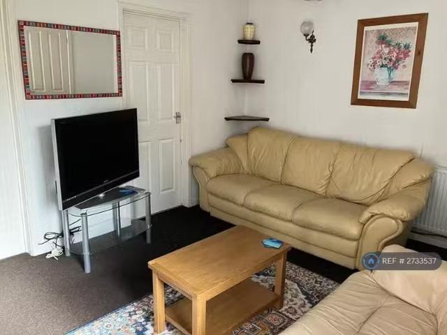For Rent! 2 BA 4 bedroom semi detached house for rent in Cotta.