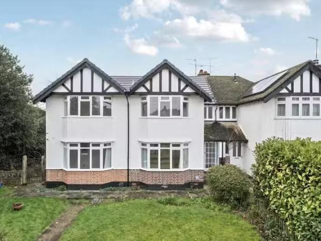 Charming 2 BA 4 bedroom semi detached house for rent in Beechw.