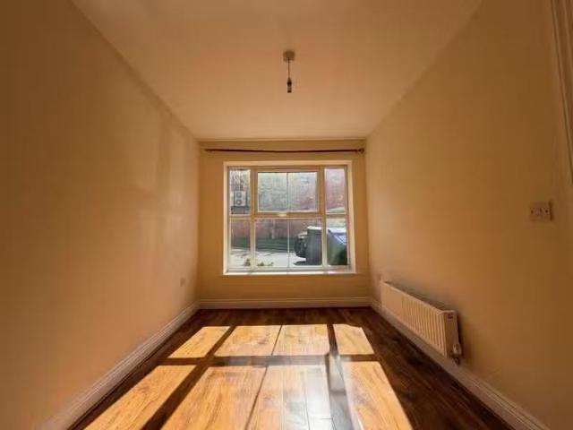 Cozy 2 BA 4 bedroom town house for rent in Creed Way, WEST BRO.