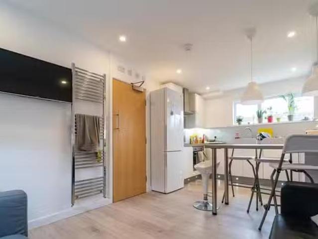 Nice 2 BA 5 bedroom house for rent in Leeson Walk, Harborne B17