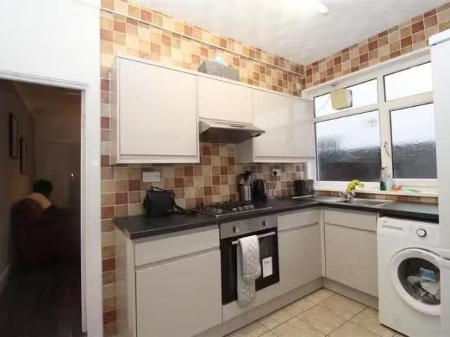 Just in! 2 BA 5 bedroom house for rent in Whitchurch Road, Hea.