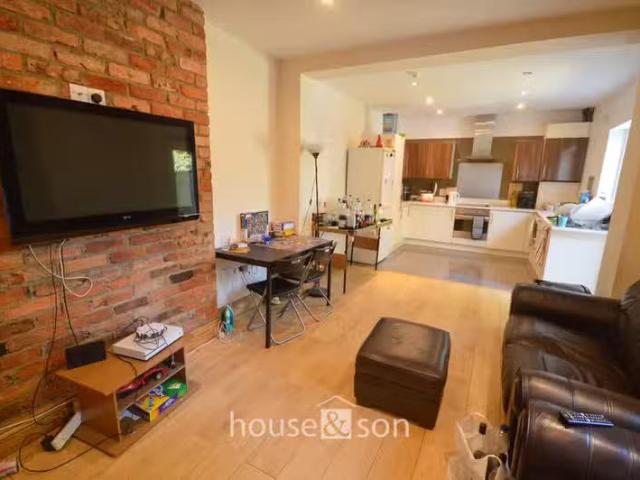 For Rent! 2 BA 5 bedroom semi detached house for rent in Avon.