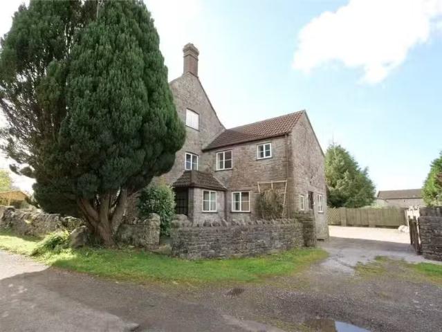 Cozy 2 BA 5 bedroom semi detached house for rent in Gurney Sla.