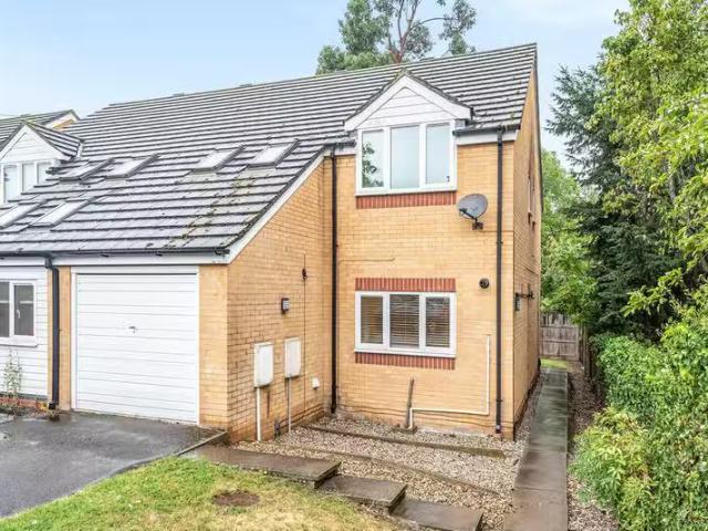 New 2 BA 5 bedroom semi detached house for rent in Enniskillen.