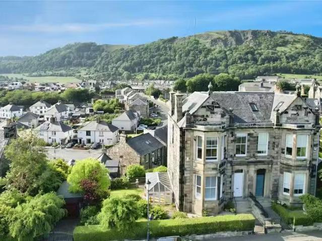 Cheap 2 BA 5 bedroom Semi Detached House to rent, Craigkennoch.