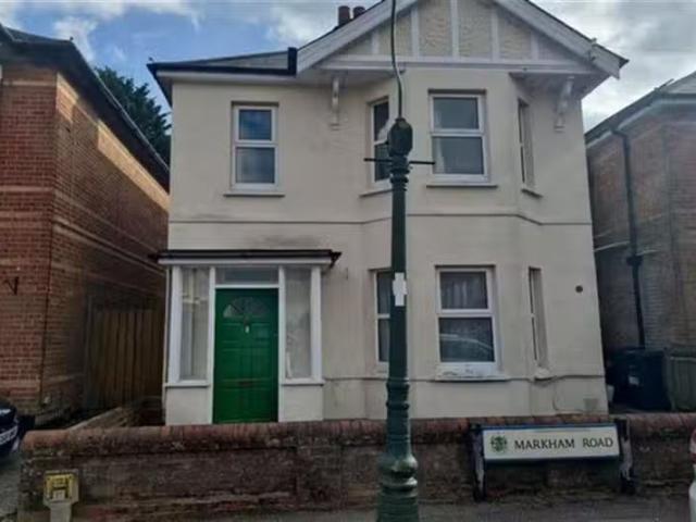 Cheap 2 BA 6 bedroom house for rent in 6 bedroom Detached Hous.