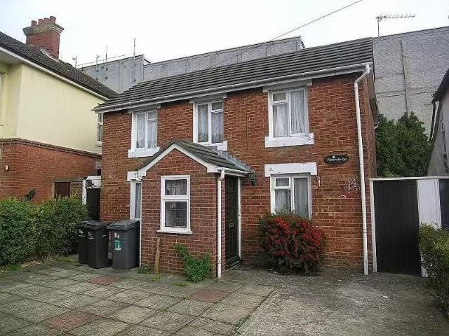Nice 2 BA 6 bedroom house for rent in 6 bedroom Detached House.