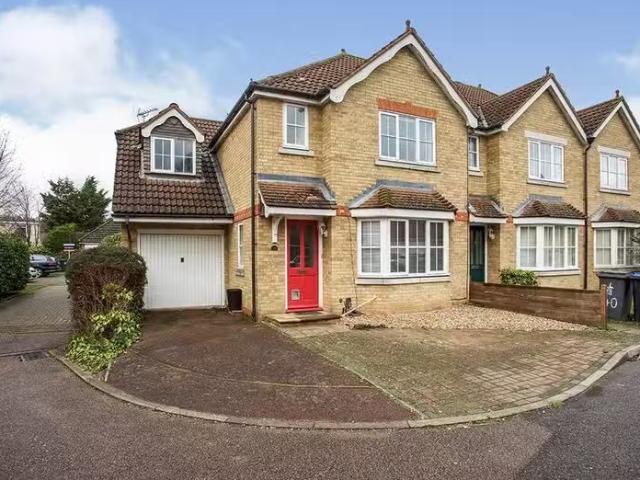 Cheap 2 BA 6 bedroom Semi Detached House to rent, Nightingale.