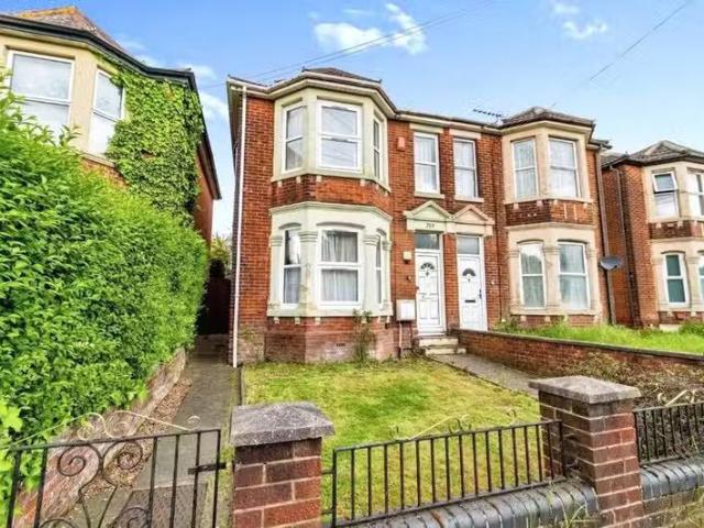 Cozy 2 BA 6 bedroom Semi Detached House to rent, Portswood Roa.
