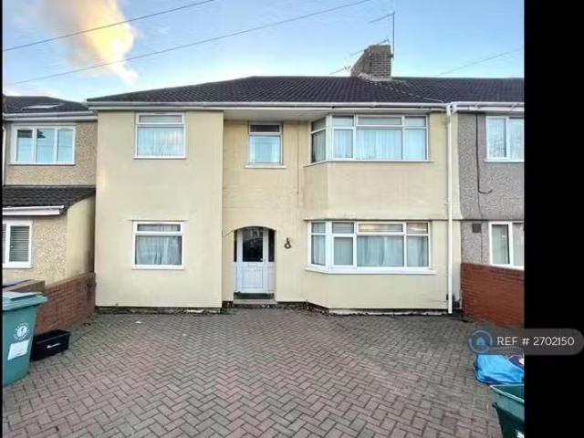 Rental! 2 BA 6 bedroom terraced house for rent in Dryleaze Roa.