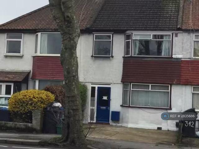 Nice 2 BA 6 bedroom terraced house for rent in Kingston Road.