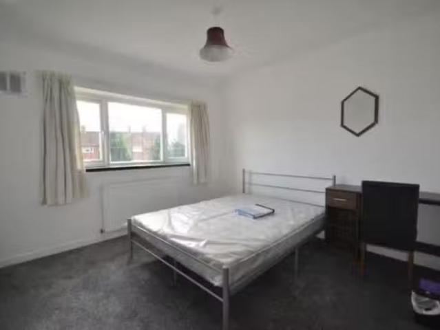Cozy 2 BA 6 bedroom terraced house for rent in Six Bedroom Stu.