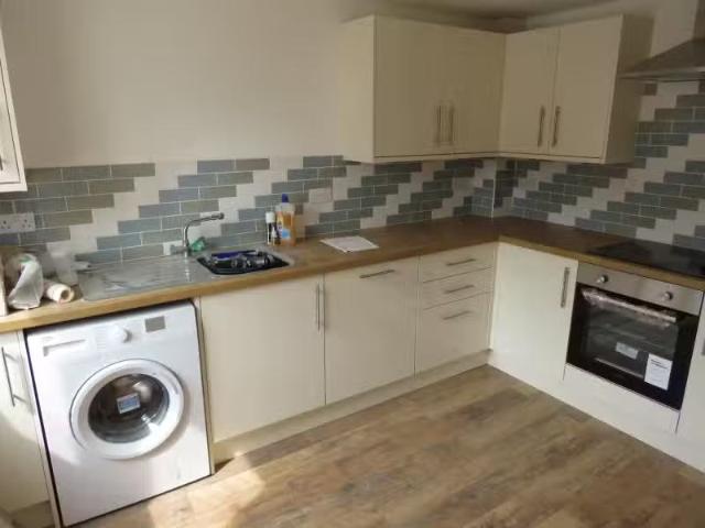 Charming 2 BA Westward Drive, Pill, BRISTOL