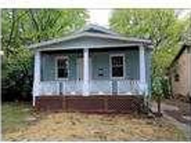 Nice 2 bedroom 1 bath bungalow